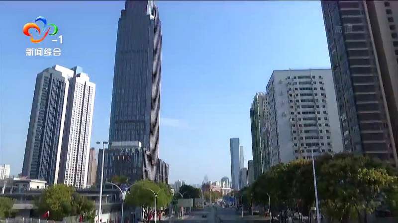 不开车 乘公交 搭地铁 市民积极响应绿色出行倡议