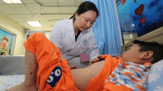 宝宝发生气管堵塞,除了及时打120,教你如何在家紧急处理!