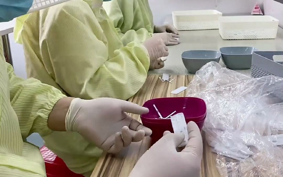 新冠抗原检测试剂盒生产现场曝光