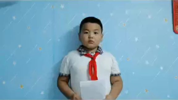 这才是少年应有的样子,在这个特殊的日子里