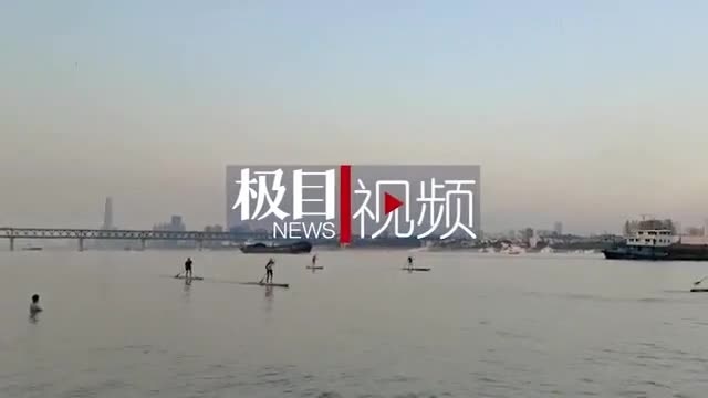 桨板--乘风破浪"弄潮儿"们的新兴水上运动
