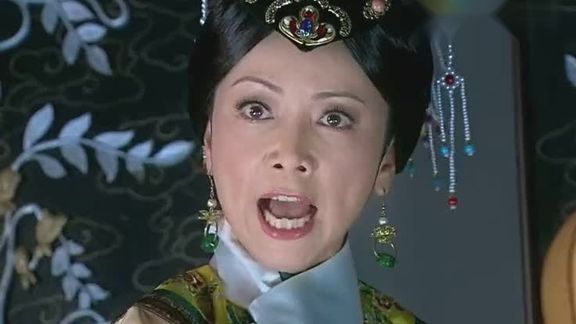 新还珠格格:皇后用恶毒语气对待紫薇,容嬷嬷直接上手!