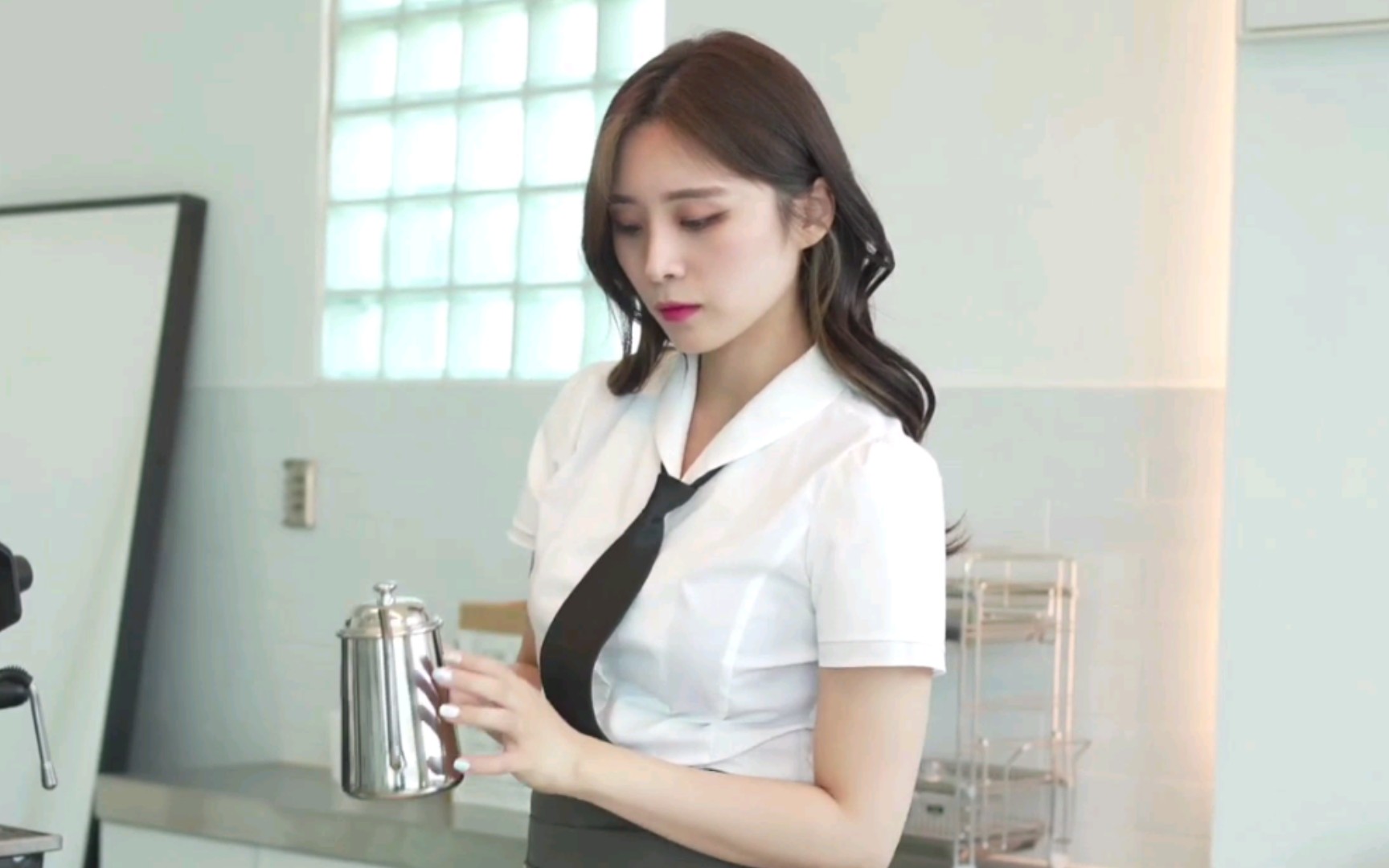 今天是咖啡馆服务员