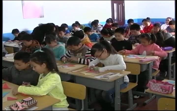 ...版四年级小学数学下册_《三角形分类》吉林薛老师公开课优质课视频