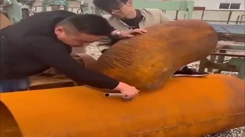 老师傅对钢结构太熟悉了,直接手画一下就搞定