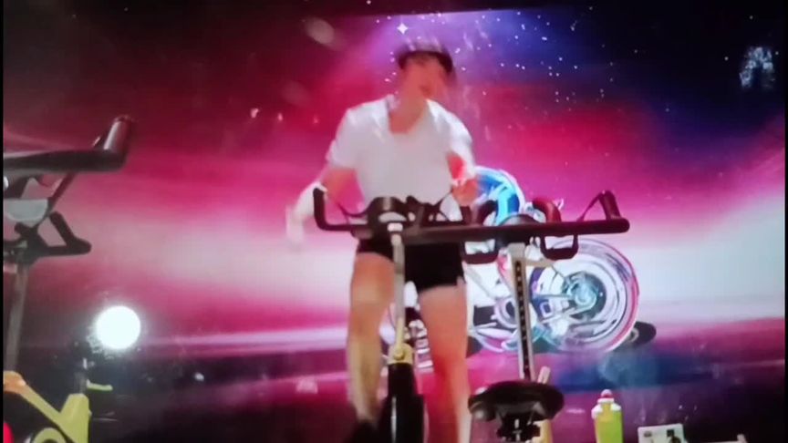 今日训练1.有氧训练动感单车1小时 +