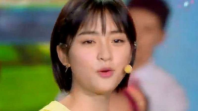 央视五四晚会,沈月翻唱周杰伦《稻香》杯子舞 踢踏舞 手碟表演