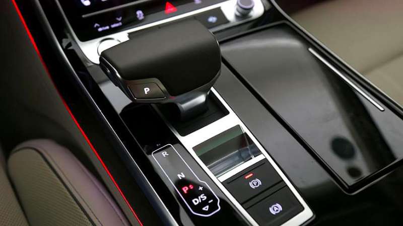 自动挡车虽然好开,这几个驾驶技巧要学会,安全又省心