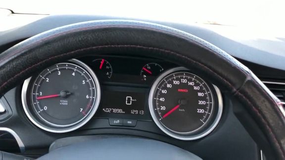 一脚油门下去,就知道手动挡和自动挡的区别