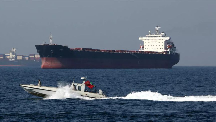 5艘伊朗油轮“夺路而逃”,委方出动军舰接应,150万桶石油流出