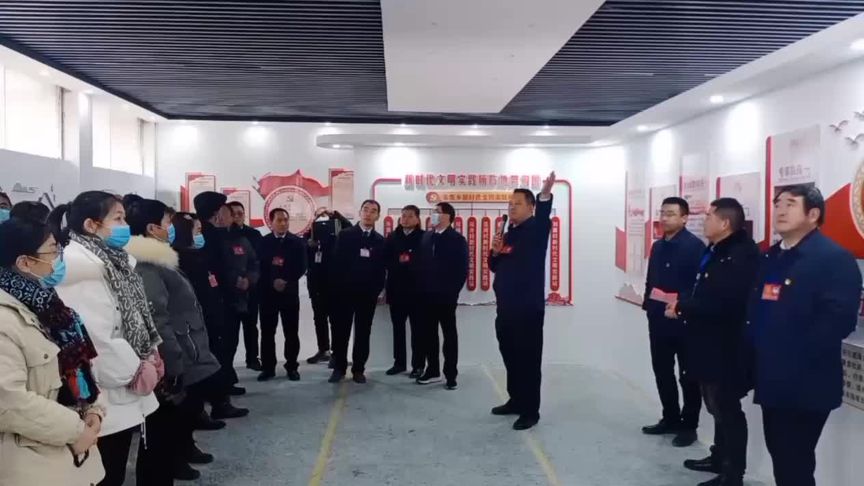 朱集乡人大代表到朱集乡新时代文明实践参观,共享改革发展成果。