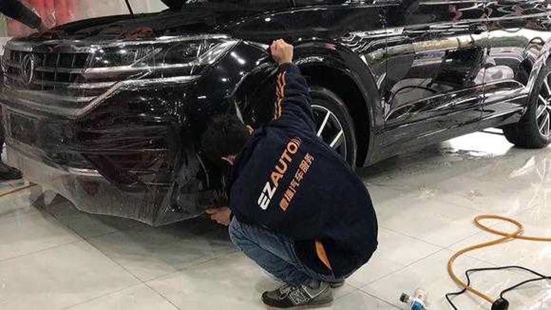 大众途锐汽车漆面保护膜施工,防止漆面刮擦,杭州汽车隐形车衣