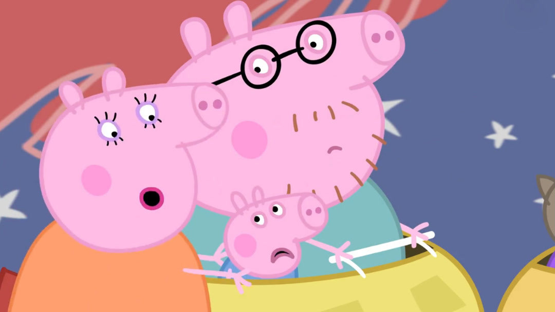 乔治突然不想玩过山车游戏了,想要猪妈妈把他抱下去