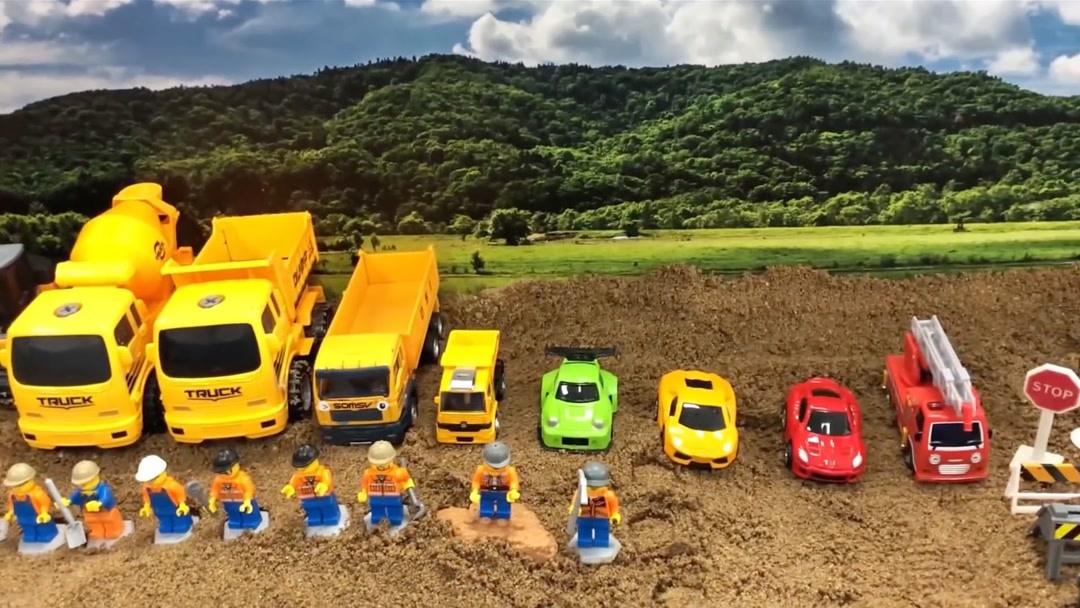 工程车救援队 第3集 农场小助手 砍树做栅栏