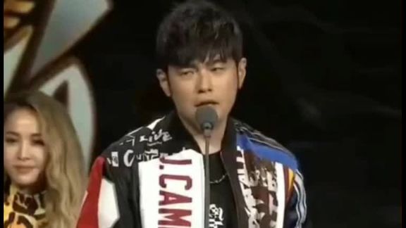 #周杰伦蔡依林同台同框 引发网友热议,请大家关注艺人本身的作品,周...