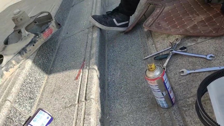 经典普桑更换皮带三根!修的是情怀[呲牙][呲牙]#汽车保养与维修