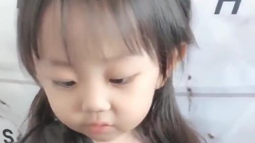 妈妈问女儿有房有车有存款吗?没想到女儿竟然说爸爸有