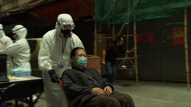 新型病毒入侵人类,其中一位大叔竟对此免疫,灾难电影《传染病》