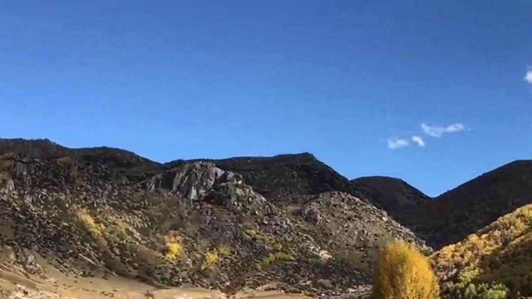 稻城亚丁,从你的全世界路过取景地,登山远眺