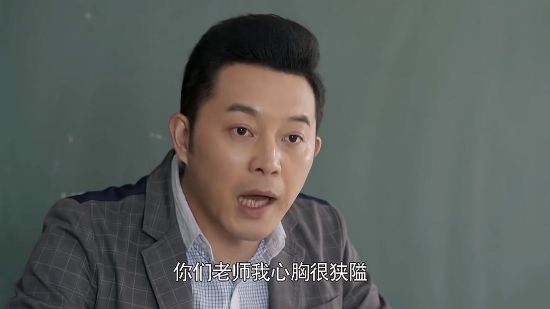 老公:班主任和女学生跳舞的视频火了,不料班主任竟是这反应?