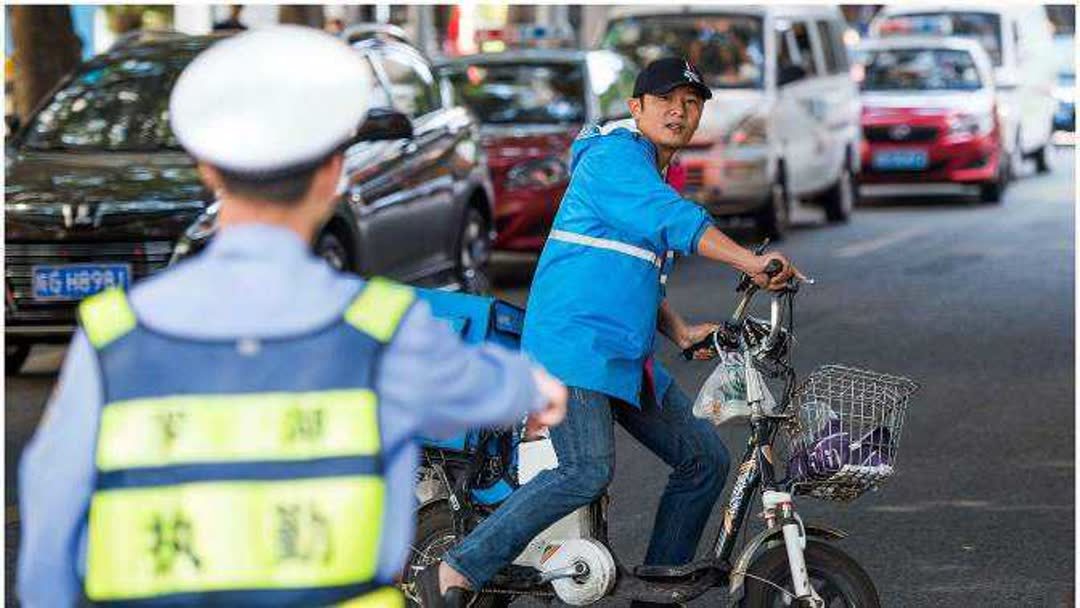 电动车脚蹬明明没有用,专家为什么要强制要求有脚蹬,才能上牌照