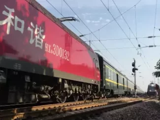 火车迷|拍车|黑石铺|HXD3D牵引Z162昆明-北京西通过黑石铺站