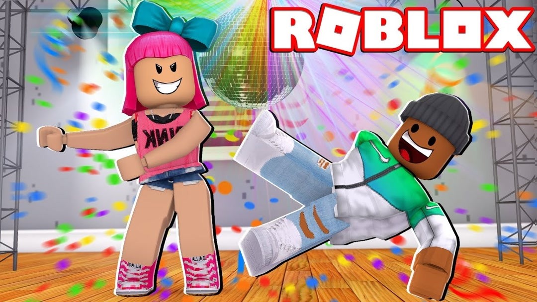 Roblox成长模拟器:我和女伴在学校跳街舞还参加了毕业典礼!