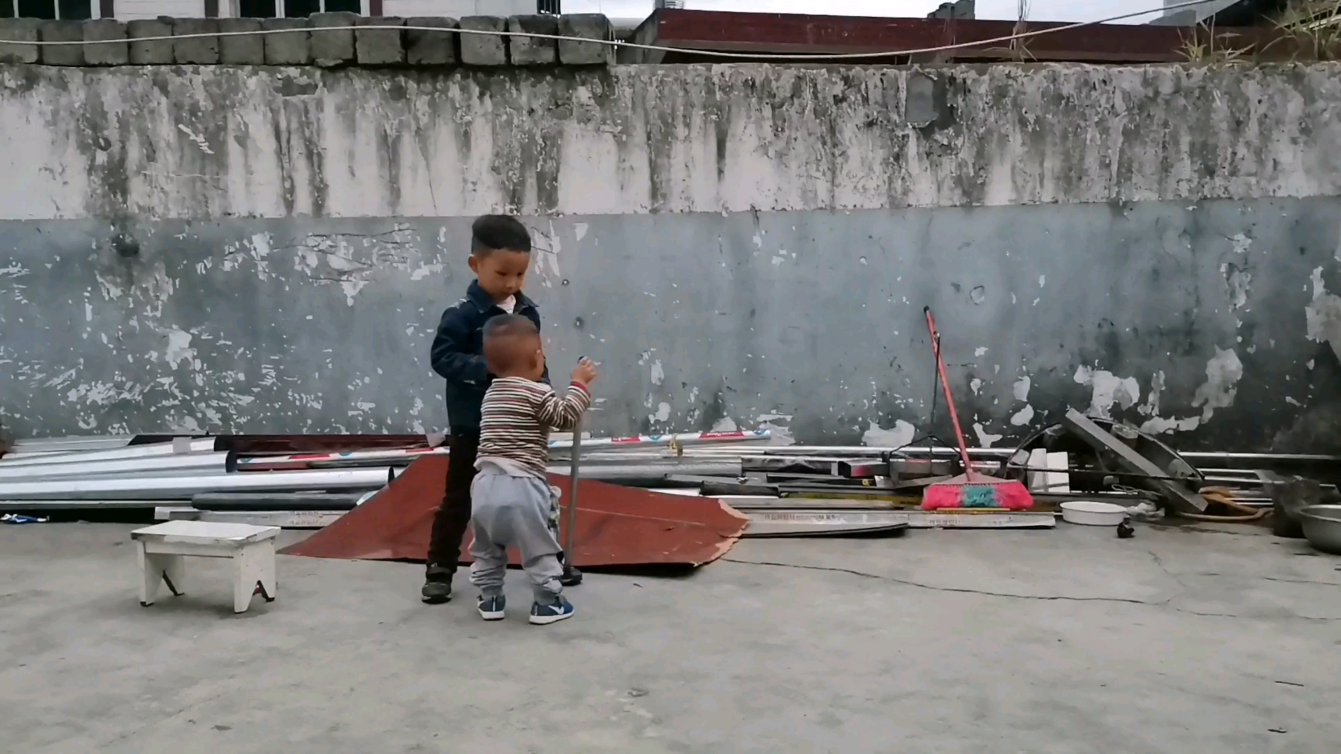 这或许才是正宗的钢管舞吧