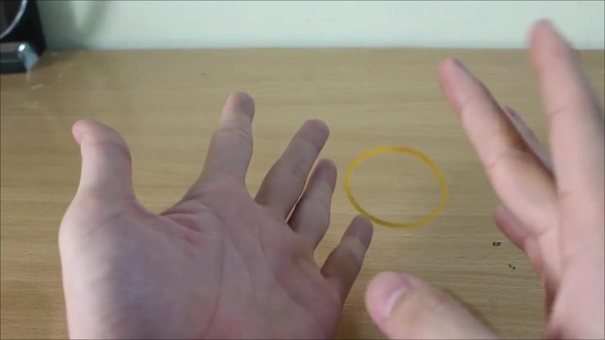 腾空的橡皮筋?这个魔术你知道怎么玩吗?没想到原理是这样