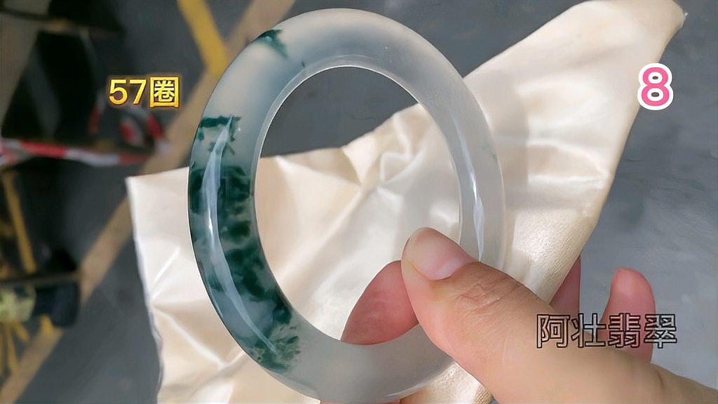 12款不同的冰种翡翠手镯,你们更喜欢哪一款呢?