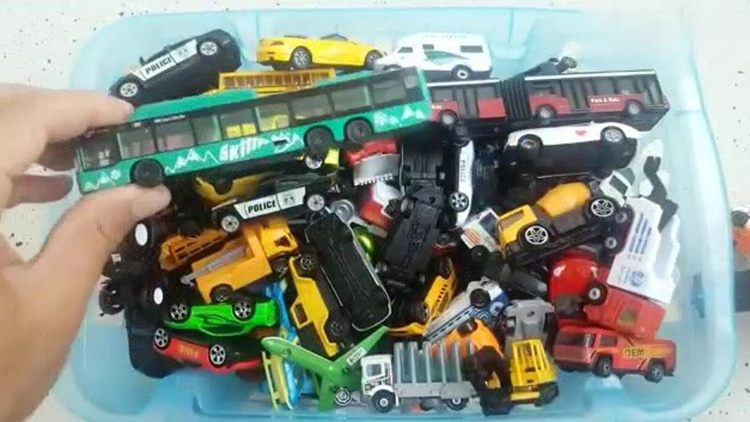 玩具公交车和出租车各种各样的汽车模型2