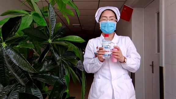 自制可以携带的消毒液!