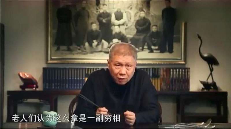 筷子不要往偏下拿?马爷讲述筷子的使用方法,不是每个人都会使用