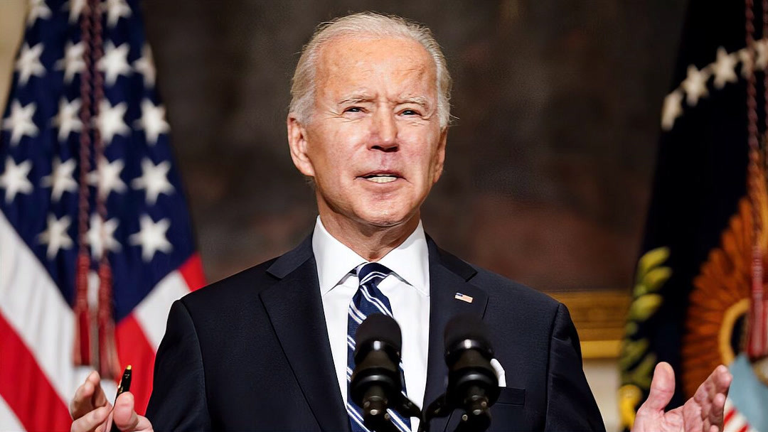 美国疫情形势严峻,拜登紧急宣布一项计划,不料更可怕的消息来了