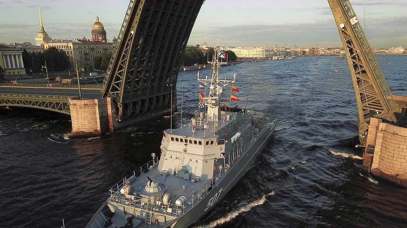 美军横行全球,唯独不敢惹这个国家,核弹24小时瞄准北美洲