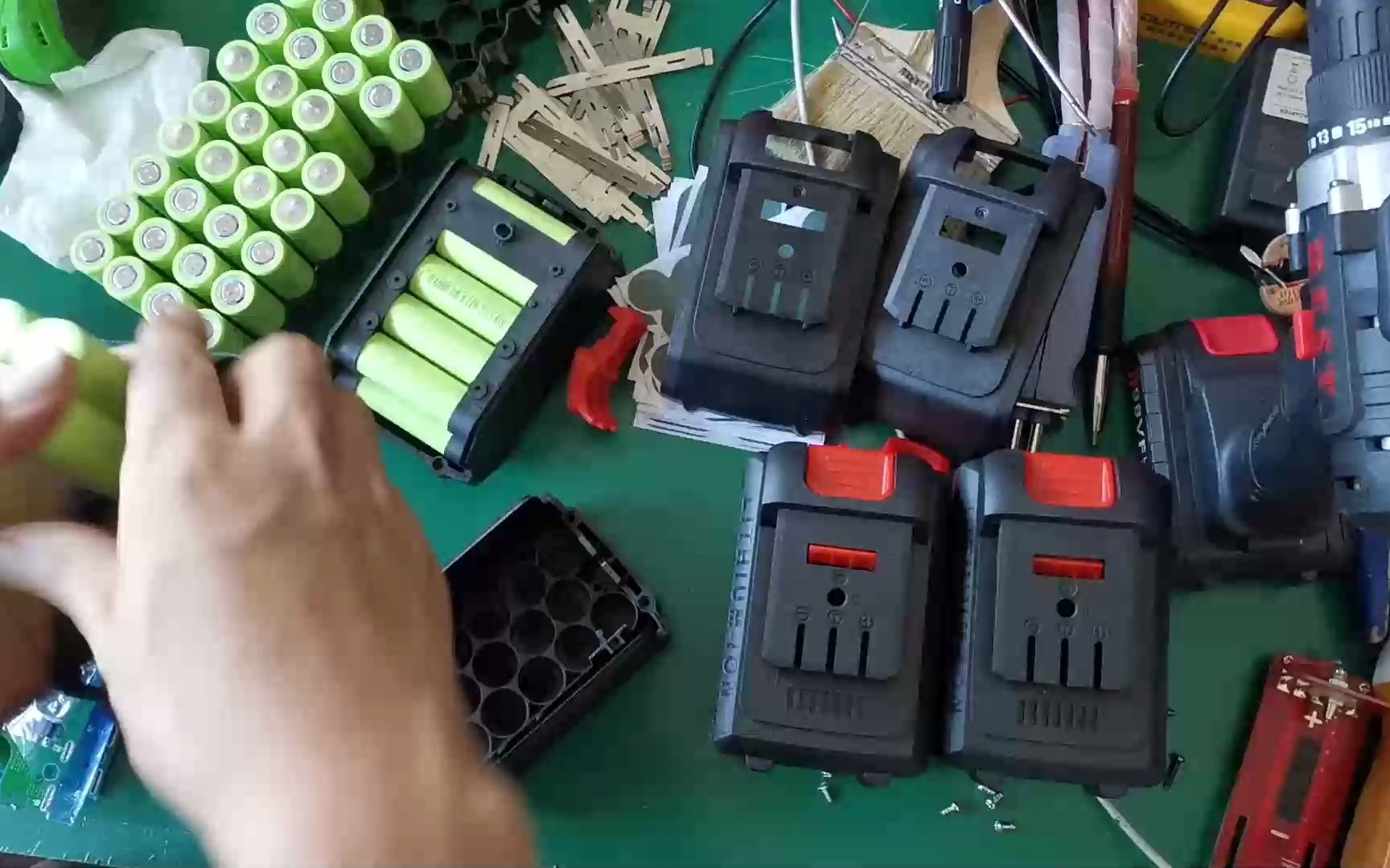 粉丝在我这买了电池和电池盒!说要自己组装锂电池,体验一下乐趣