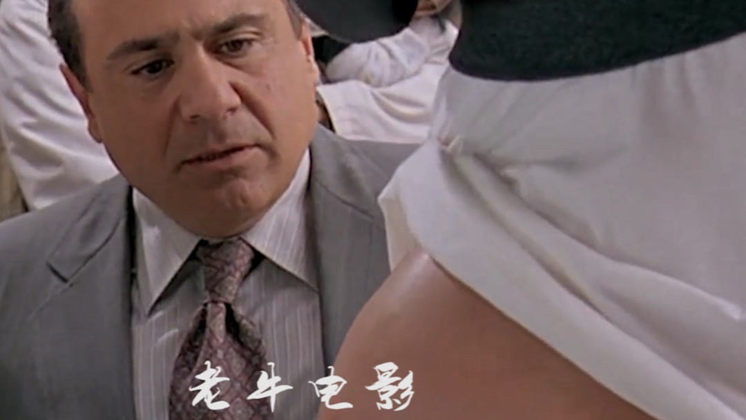 小伙肚子渐渐变大,大家以为是啤酒肚,却不知是怀了孩子