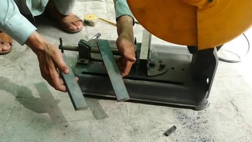 制作强大的金属折弯机