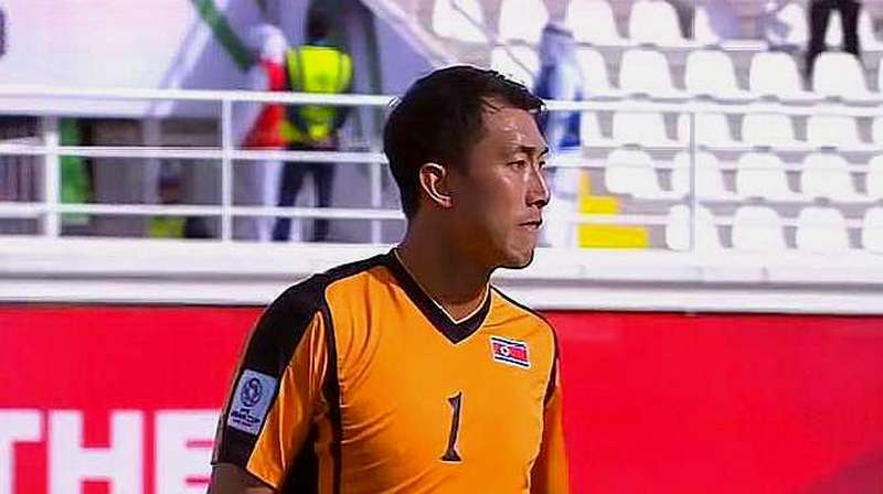 亚洲杯:令人着急!朝鲜06卡塔尔,看守门员是如何防守的