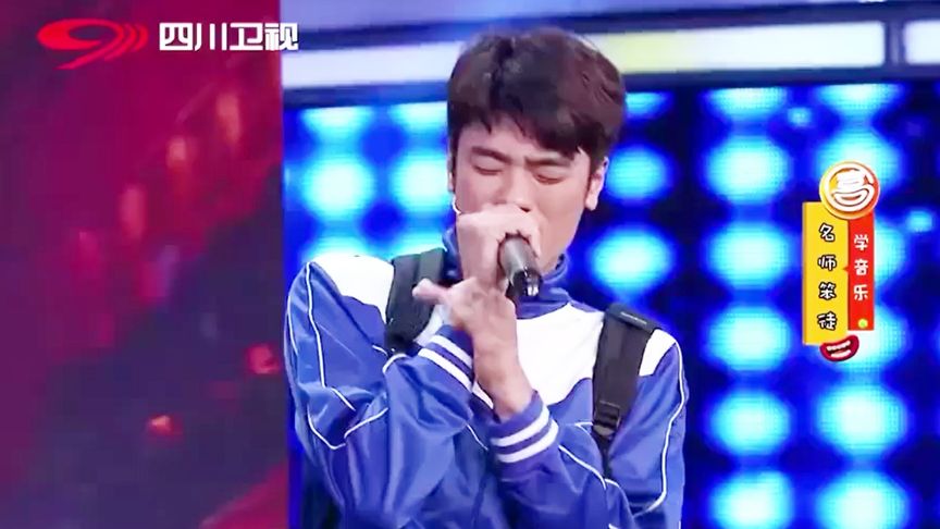 小伙这口技玩的可以!还能模仿电吉他?学的也太像了吧!