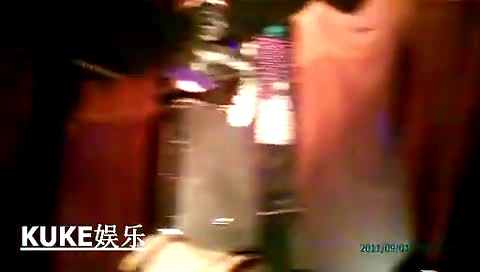 农村草台歌舞团表演