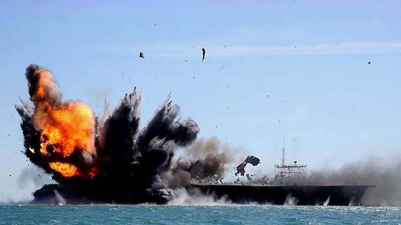 如果核导弹打偏目标,落在距离航母100米处,算击中目标吗?