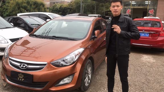 退役小蒙给大家带来15年12月现代朗动,六个前进档。