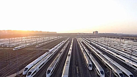 霸气! 鸟瞰全国最大动车所 宛如舰队万箭齐发场面壮观