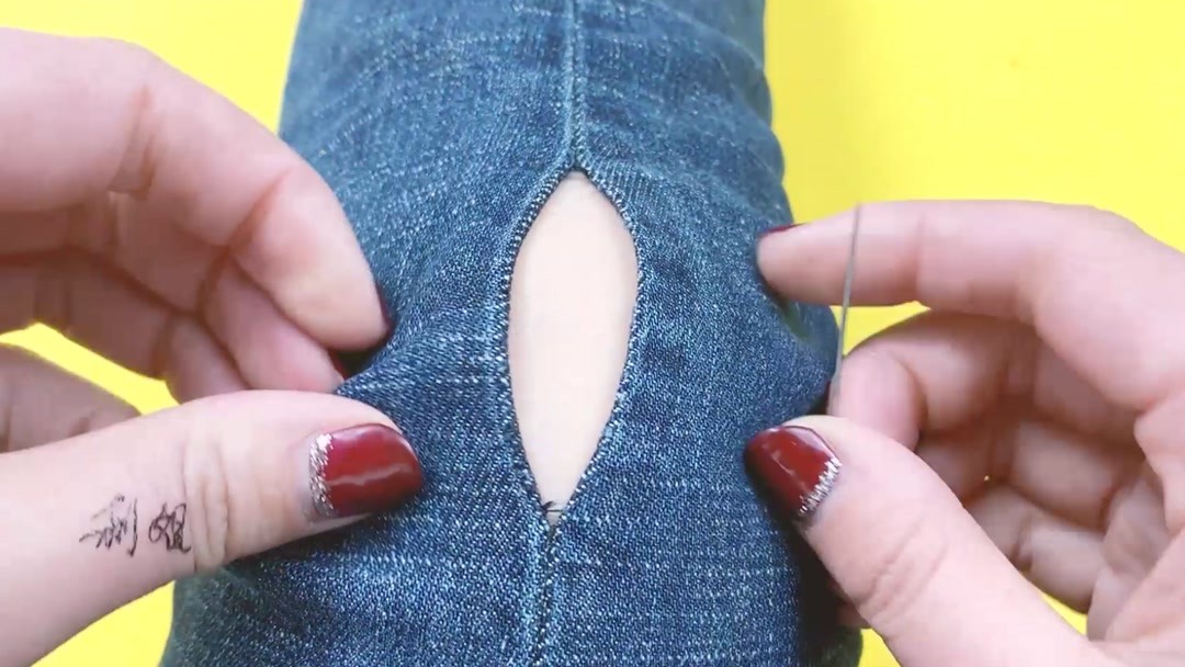裤子开线别着急，教你一拉线无痕修复，各种衣服都适合，好神奇哦