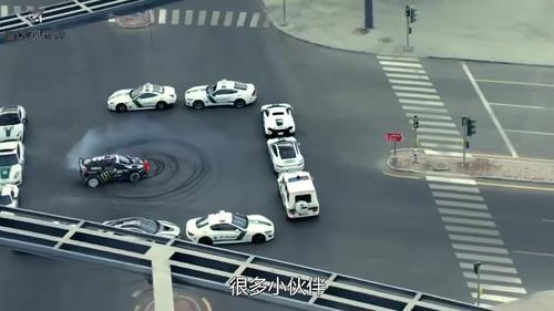 迪拜路边扔的汽车都算豪车,想去捡一辆?先算了一笔账吧!