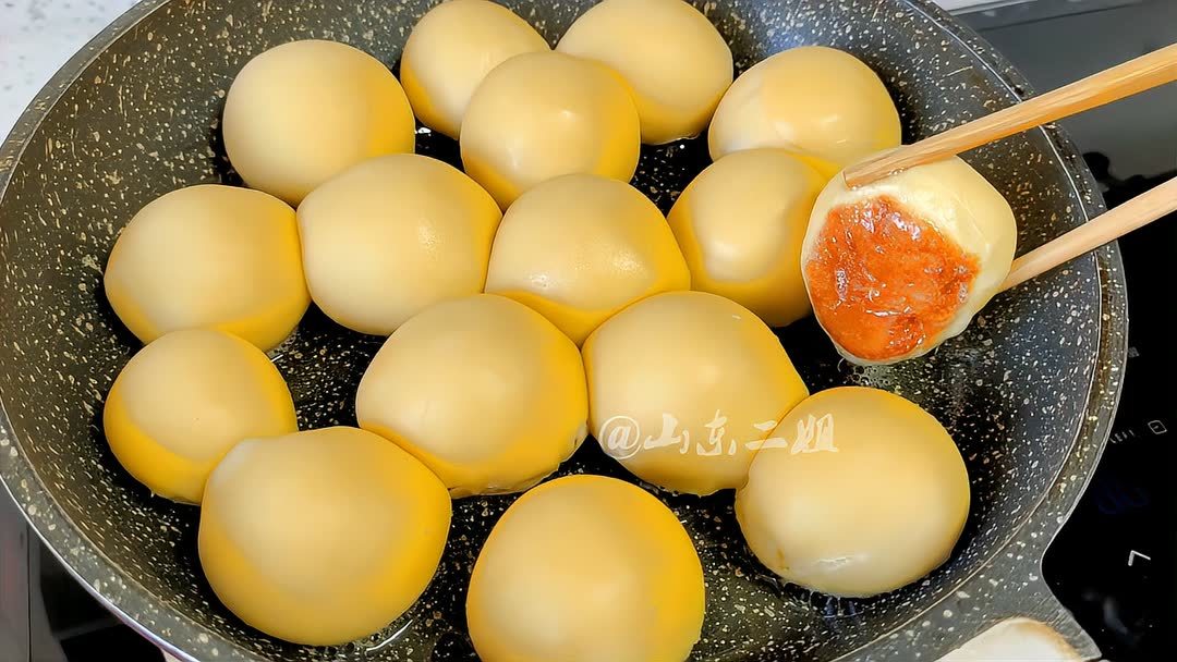 鸡蛋这样做实在太好吃,不用蒸不用炒,松软香脆,上桌8个不够吃
