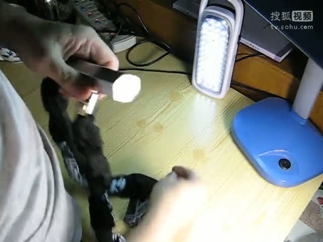 号称"市面上唯一小偷打不开的磁性密码自行车锁"