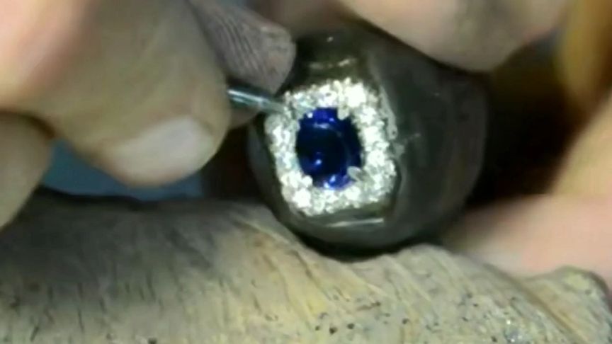 国外小哥纯手工打造价值100万的钻戒,看了制作过程太值了