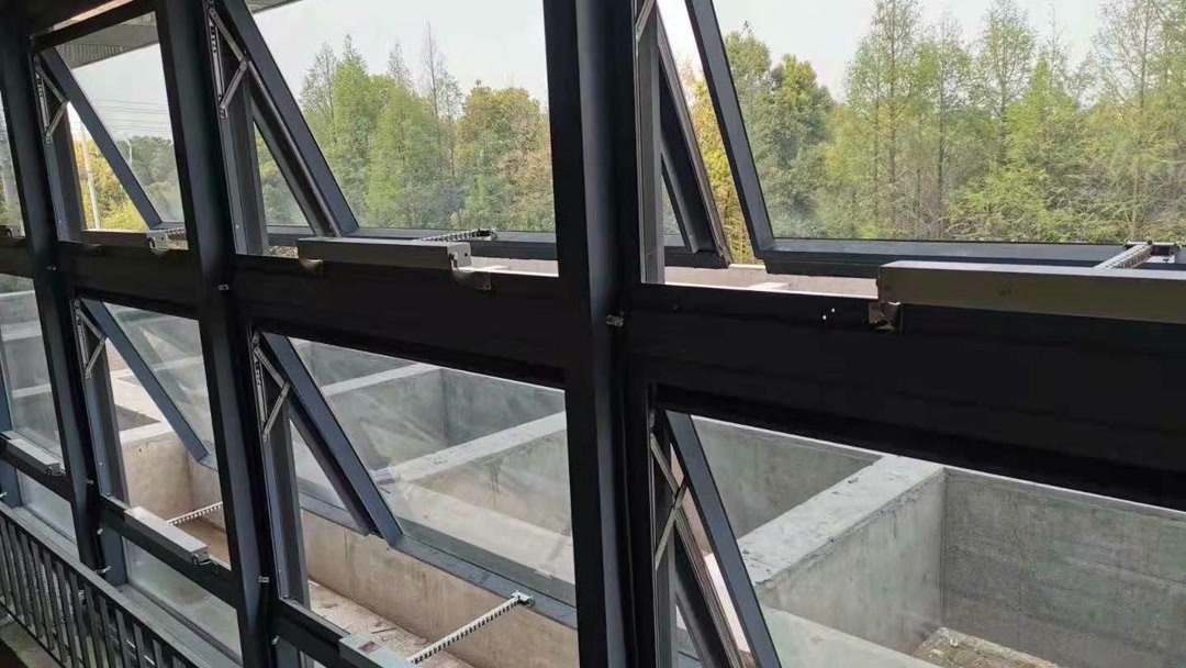 ...排烟窗链条式开窗器开平开窗上悬窗都可以消防联动控制开启角度可...